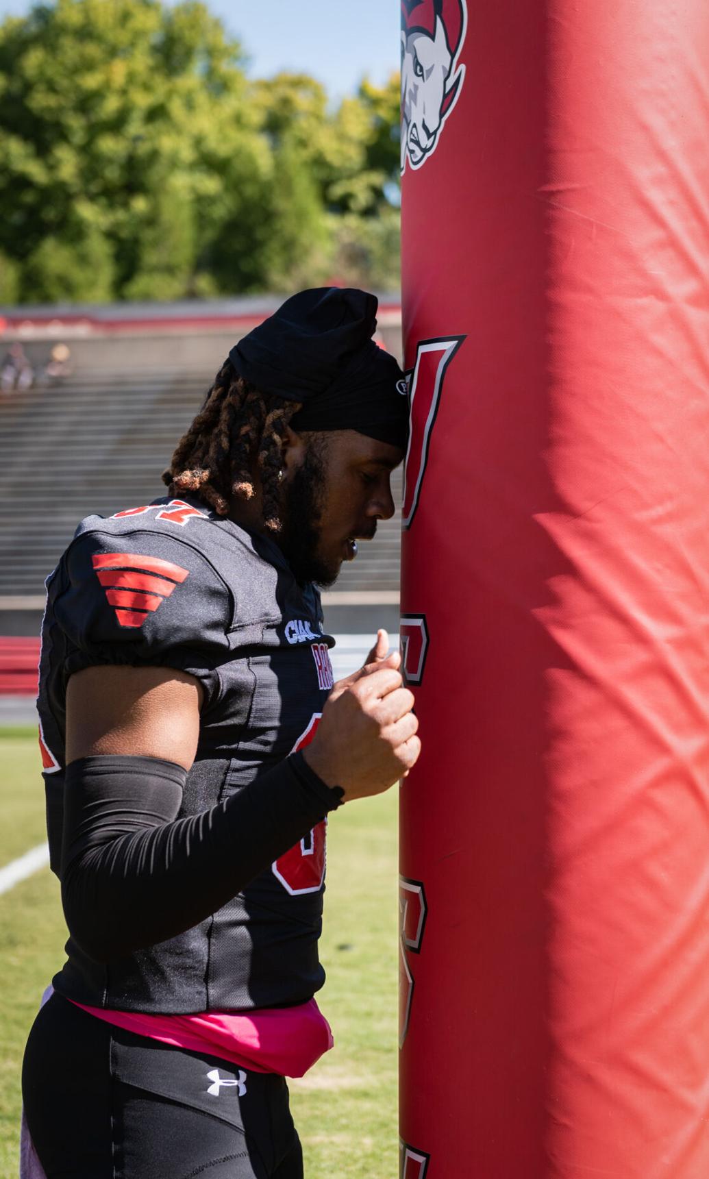 Daylin Lee, Trevon Hester lead WSSU past Shaw 34-14