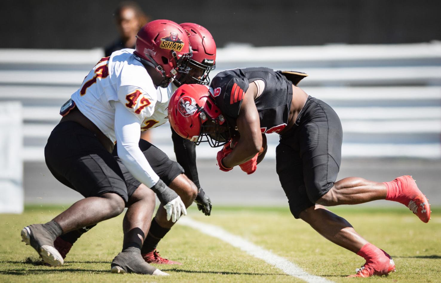Daylin Lee, Trevon Hester lead WSSU past Shaw 34-14