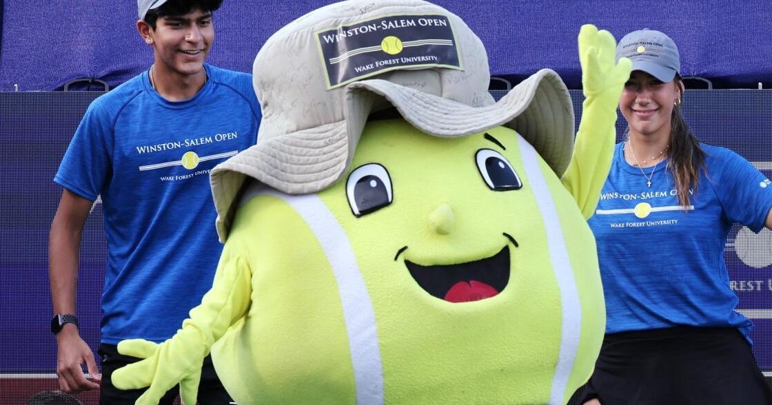 Winston-Salem Open makes donation to athletics programs