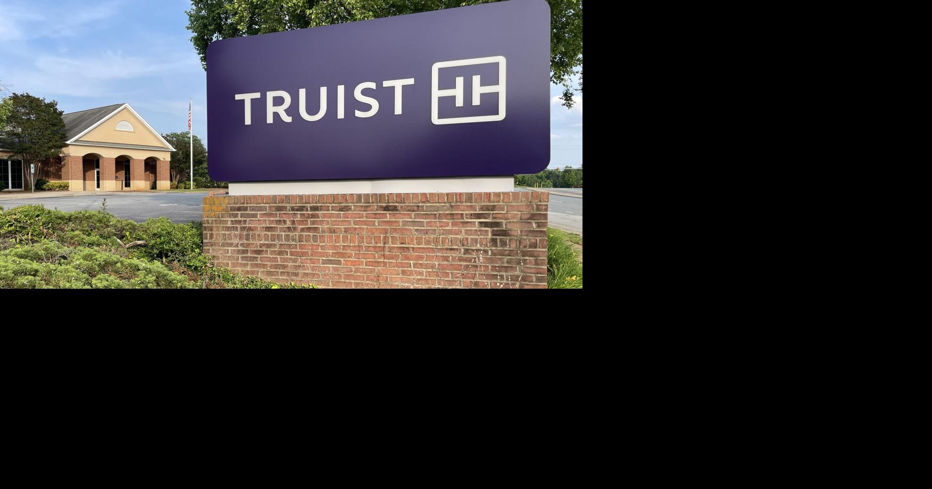 Truist posts slight 3rdQ profit gain as fee income recovers