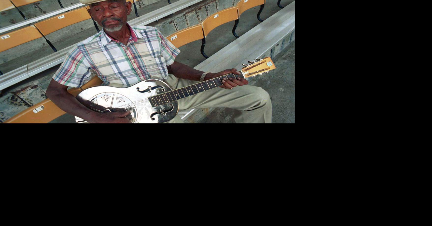 Blues legend John Dee Holeman, 89, has the music in his brain