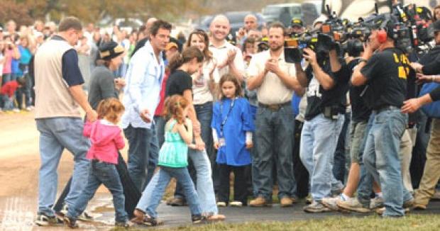Extreme: Family gets look at its new home