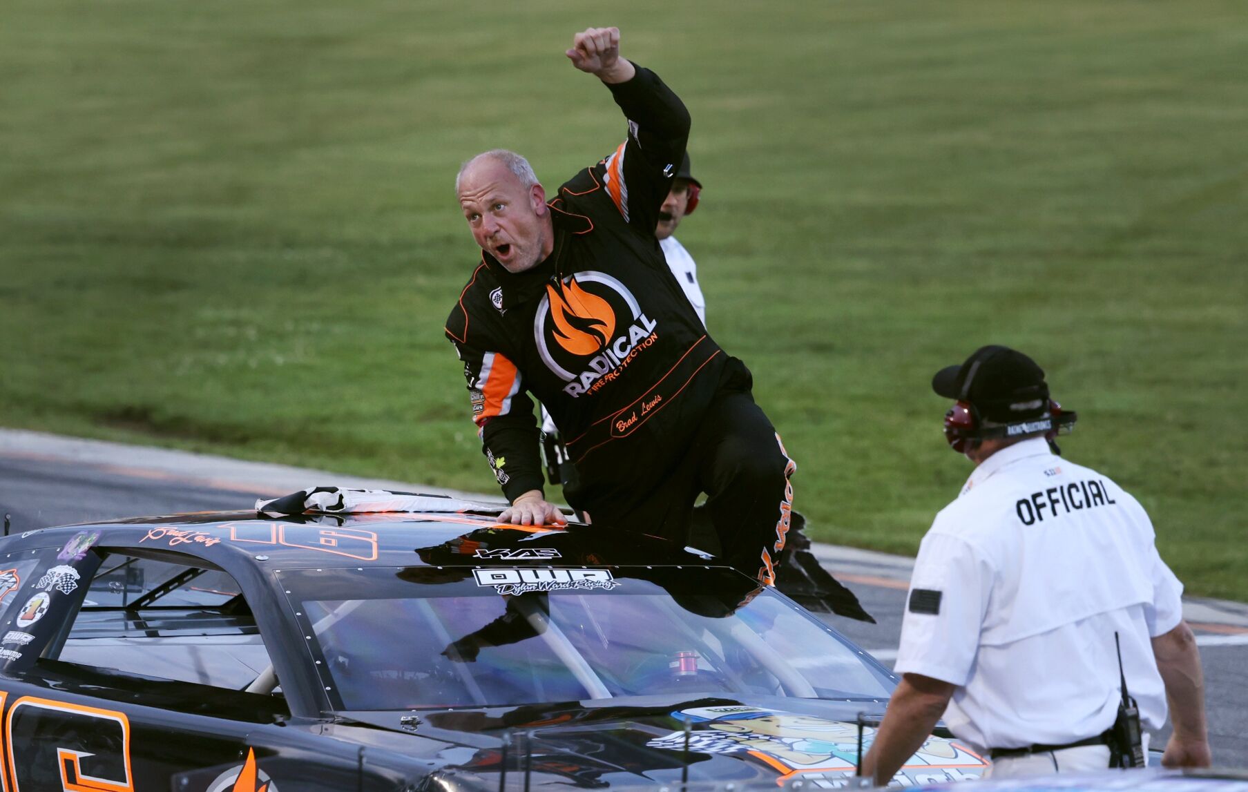 Wild finish at Bowman Gray leads to fracas in Winston NC