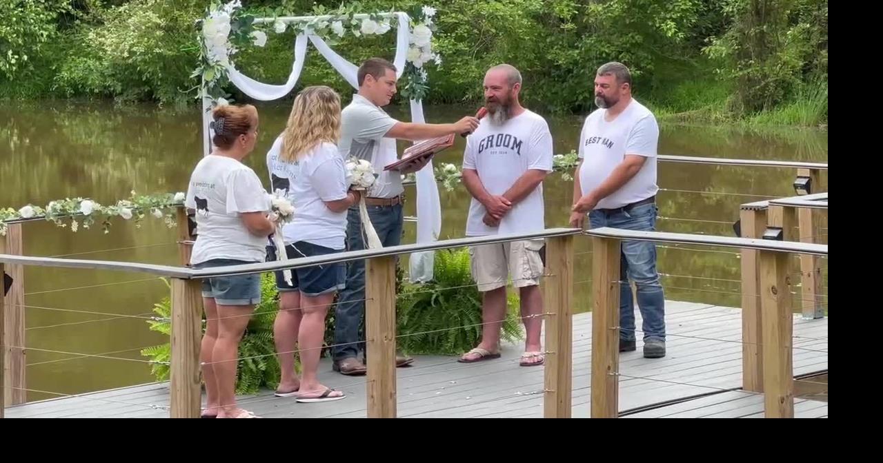 NASCAR-loving couple get married at speedway