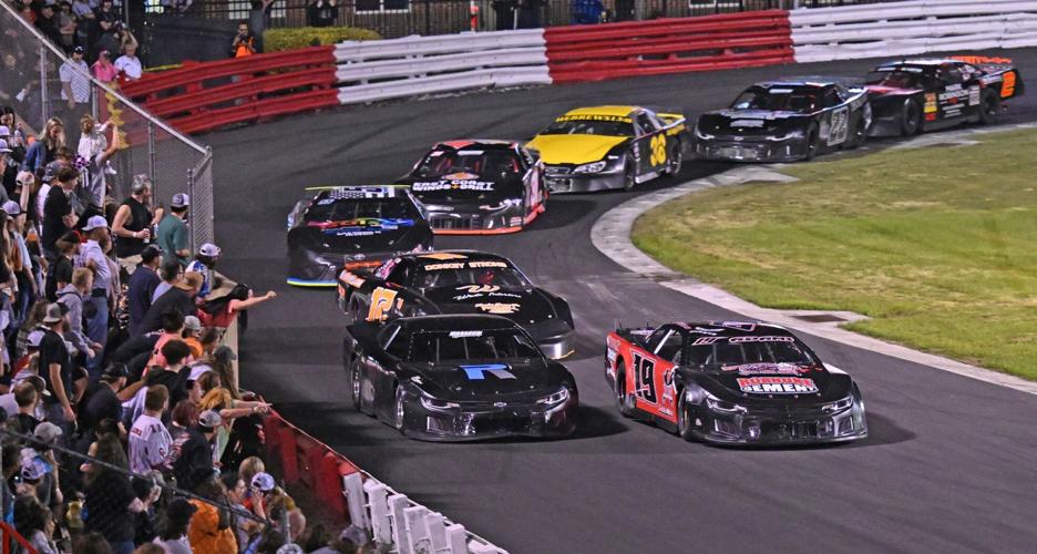 How to stream Bowman Gray racing
