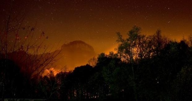 Pilot Mountain fire 70 percent contained, 800 acres burned