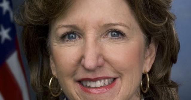 Taylor Batten says Congress members agree on blind allegiance to party