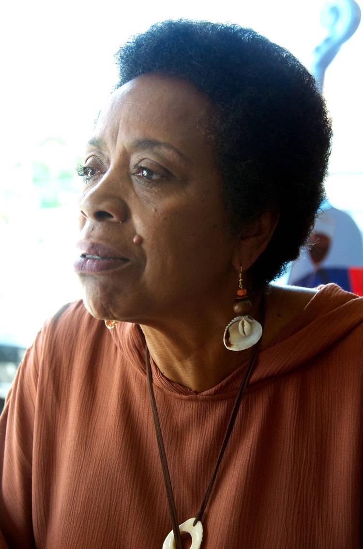 'People left her shows happy.' Melva Houston, renowned singer, dies at 70.