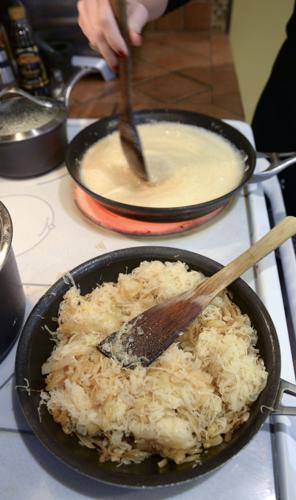 Woman keeps up family's Czech tradition