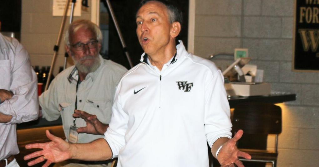 Wake Forest football players pay tribute to Johnny Foster