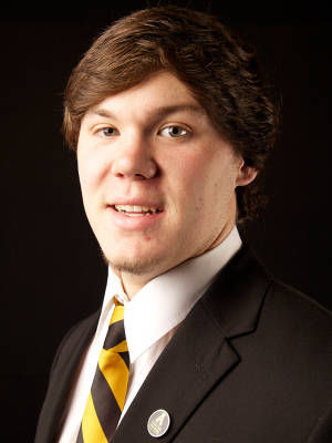 As freshman tight end, Reed fills in admirably for injured Burns