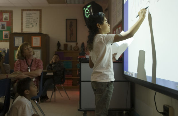 Magnet school trying single-gender classes