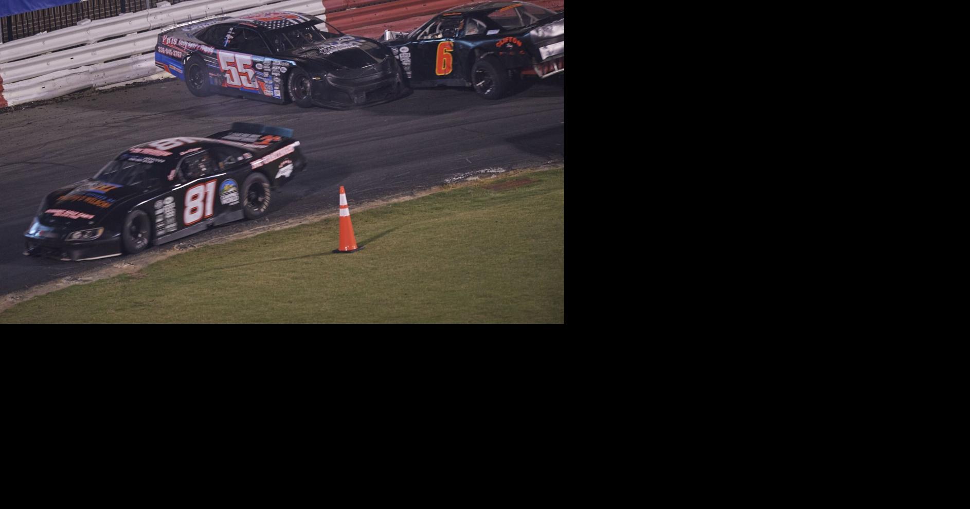 Wild night: Sportsman Division 100 lapper filled with drama, wrecks and ...