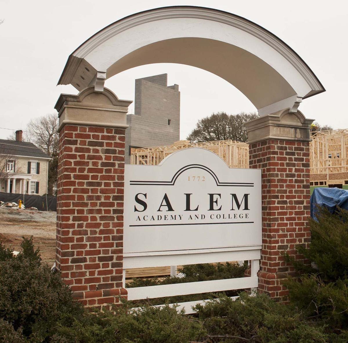 Police capture 3 of 7 suspected robbers near Salem College; officers ...