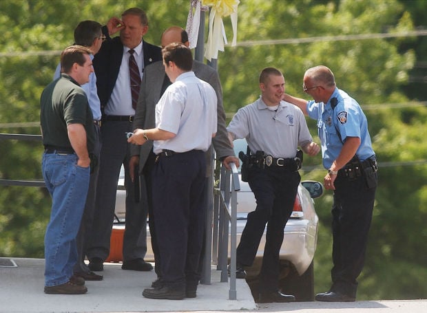 FBI agent looks back on decade since bomber found