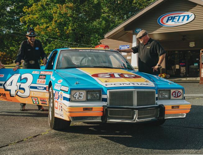 'Pawn Stars' crew finds some treasure in Winston-Salem. Episode airs ...