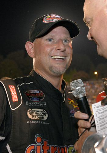 Burt Myers wins Southern Modified race at Caraway