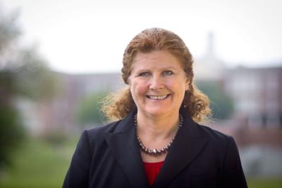 Motsinger associated with Indian guru in her early 20s