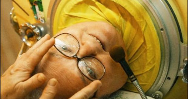 Longtime iron-lung patient dies at 71