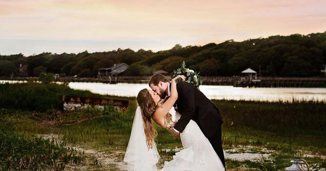 Kristin & Travis: Home Sweet Wedding