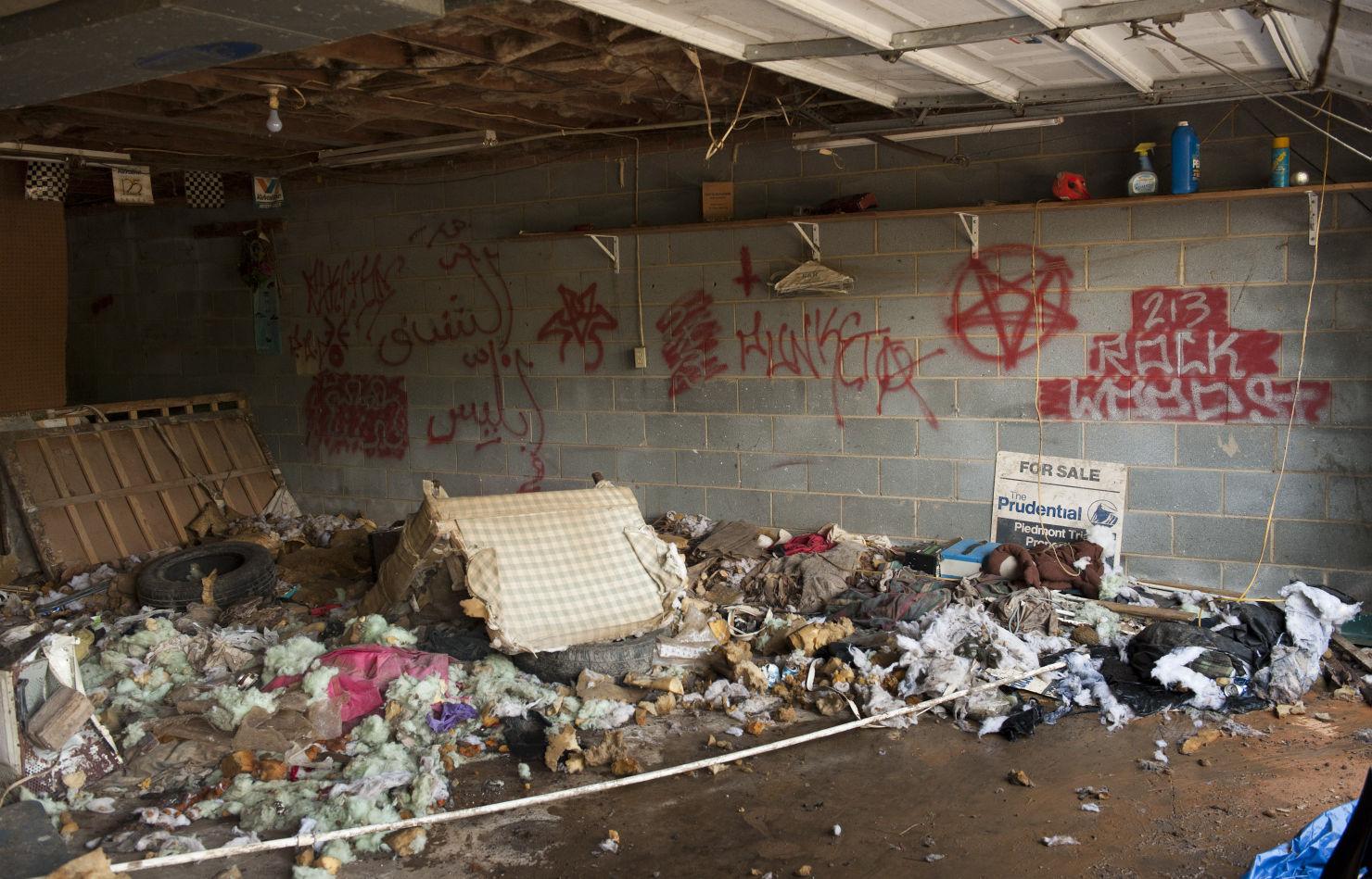 Pazuzu Algarad house debris removal