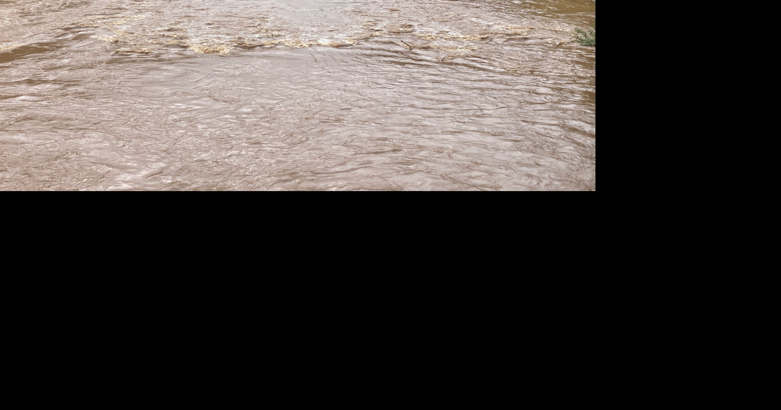 Eden Police officers enter 10-foot-deep water in full uniform to rescue ...