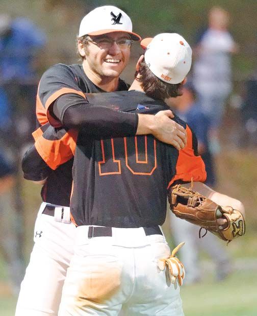 Blackhawks’ bats back Triplett in second-round win | Sports ...