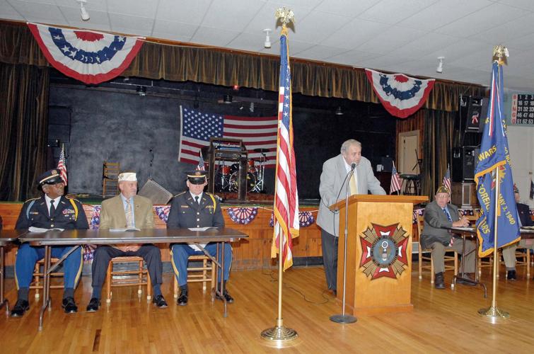 Emotional visit of two veterans to Vietnam Memorial recounted | News ...