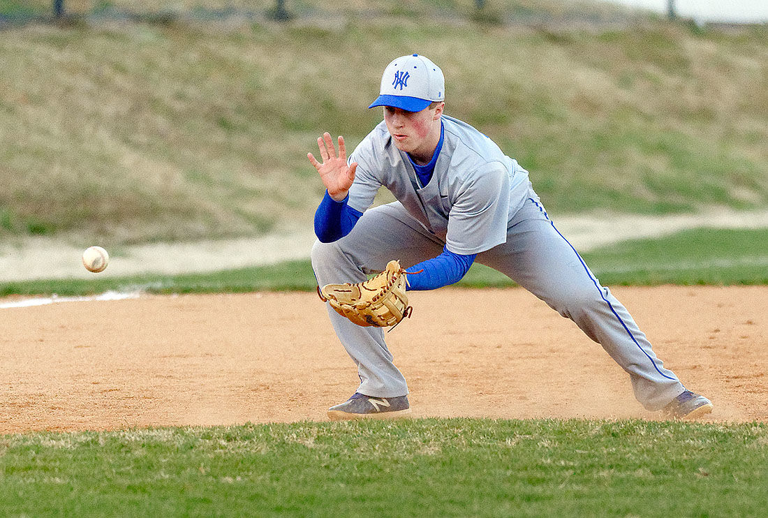 Blackhawks manufacture win against Vikings | Sports | journalpatriot.com