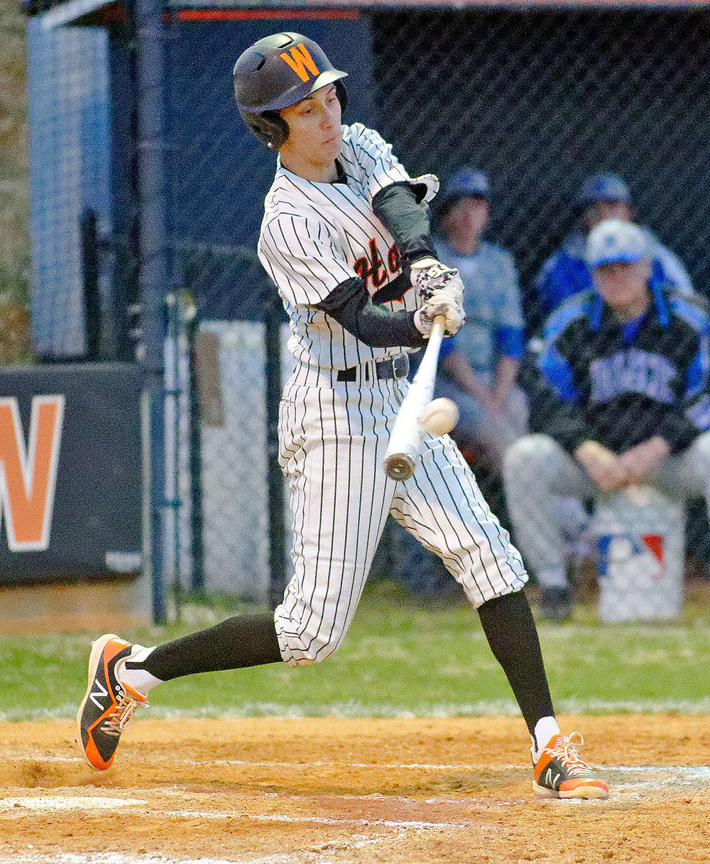 Blackhawks manufacture win against Vikings | Sports | journalpatriot.com