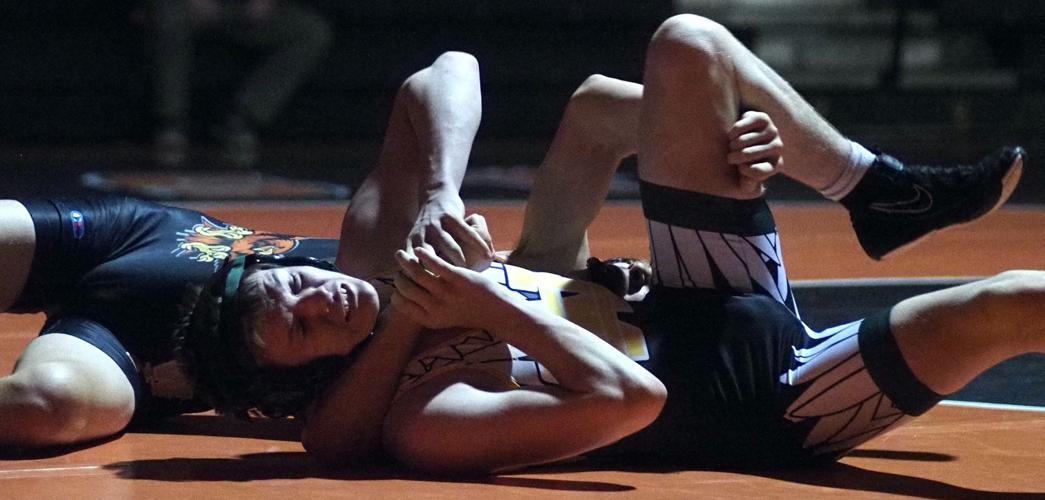 North grapplers stay in title hunt | Sports | journalpatriot.com