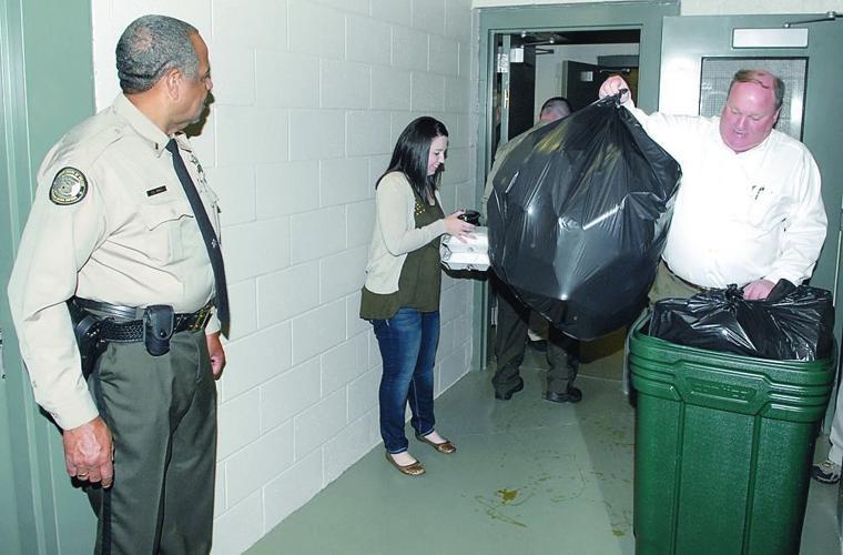 Event in new jail draws about 400 people, raises $5,265 for charity ...