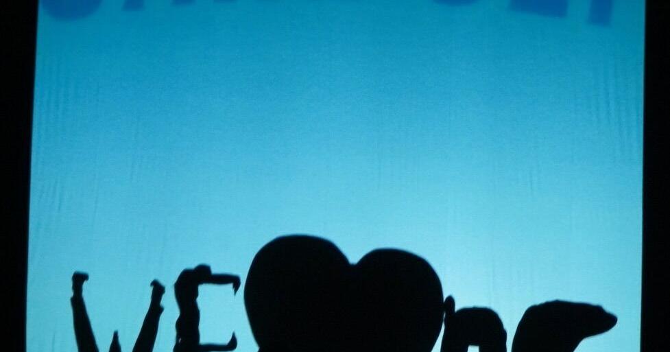 Catapult gives show of illusion, storytelling | | journalpatriot.com