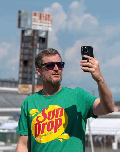 Speedway crowds praise Dale Jr. | News | journalpatriot.com