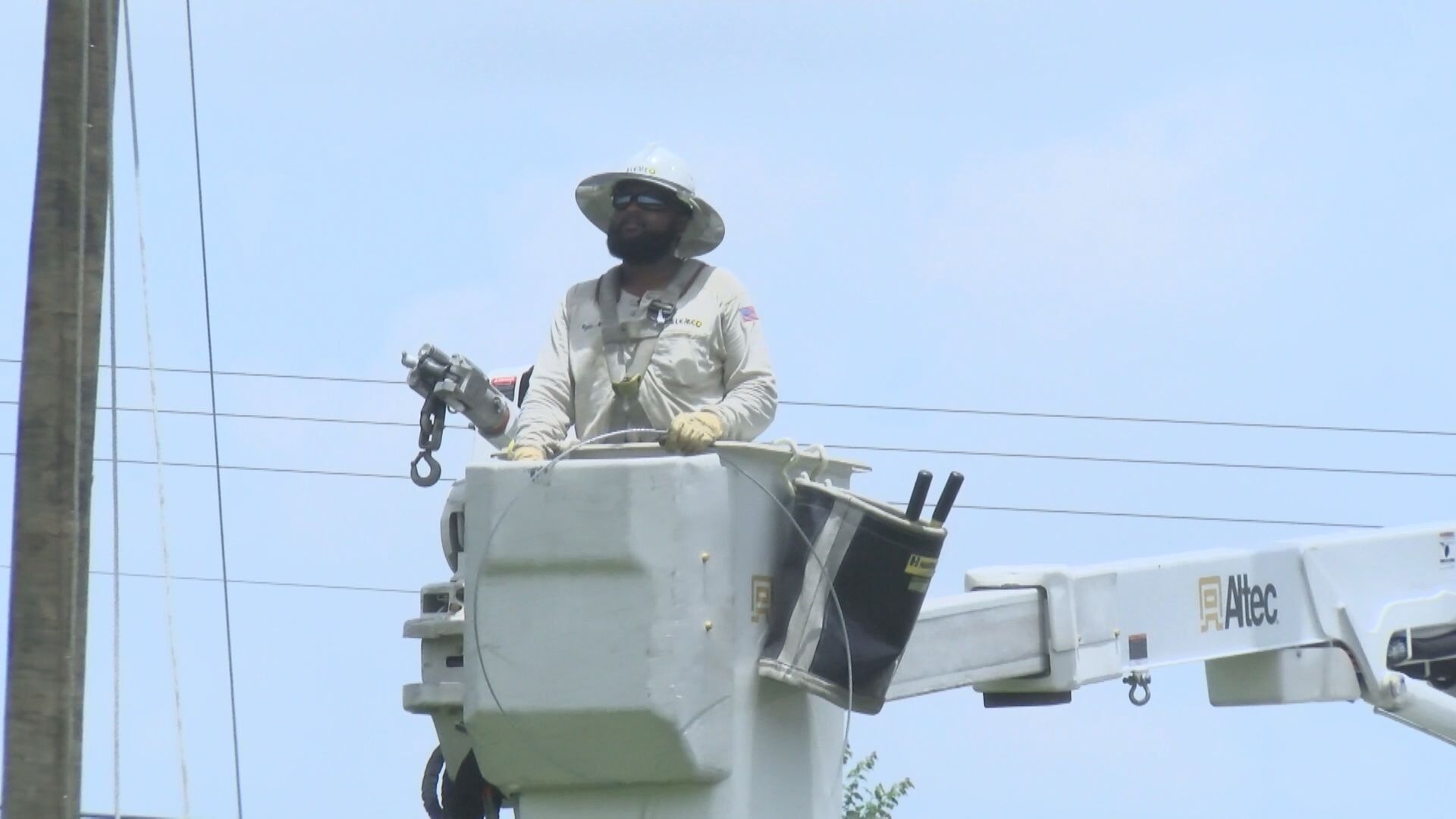 Lafayette welcomes Southern Classic Chicken with long lines on Johnston ...