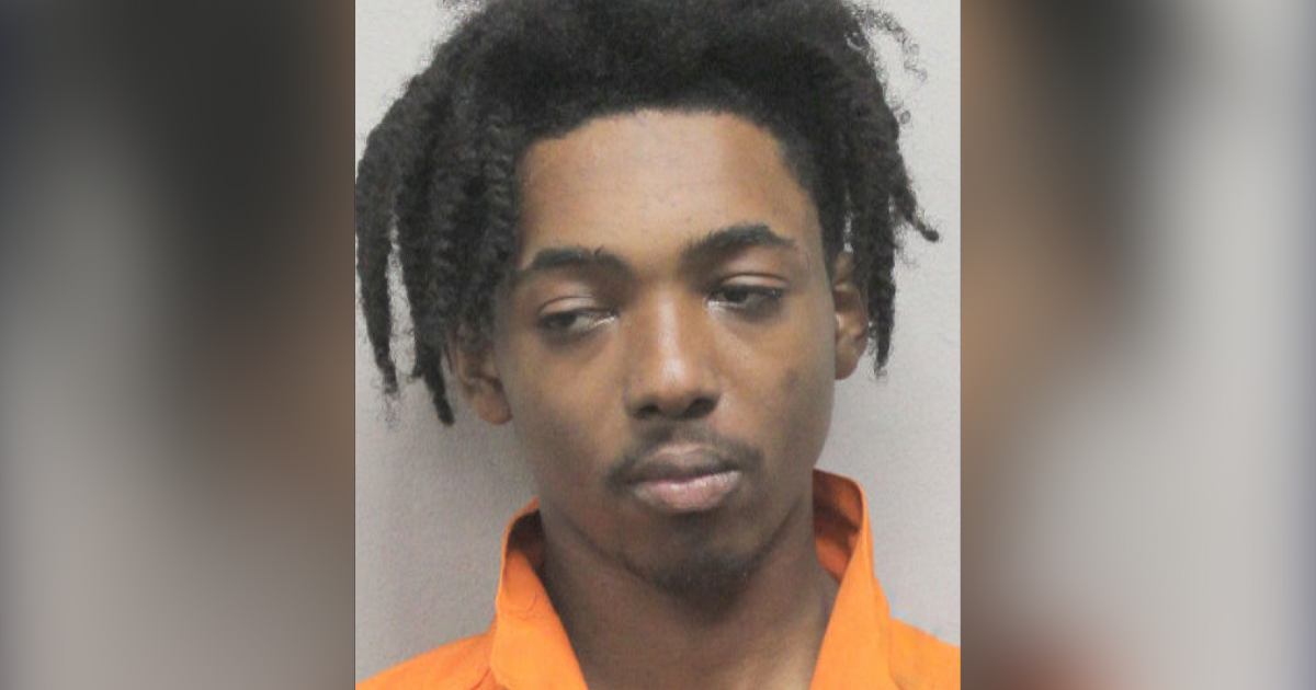 Lafayette police chase involving stolen vehicle ends in crash; suspect ...