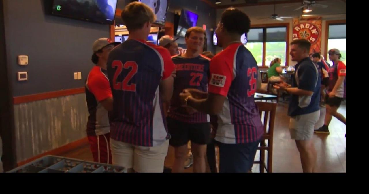 Cane Cutters hold meet and greet with fans | Sports | kadn.com