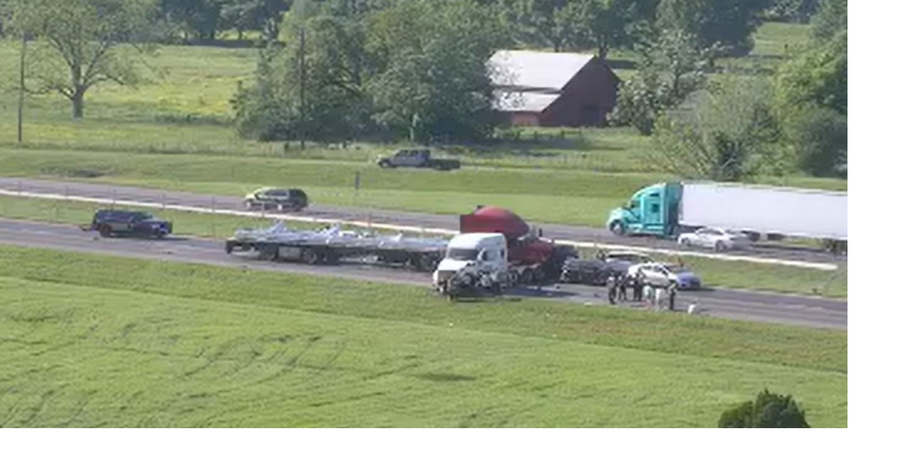 Crash Involving Two 18 Wheelers Other Vehicles Closes I 10 East Near