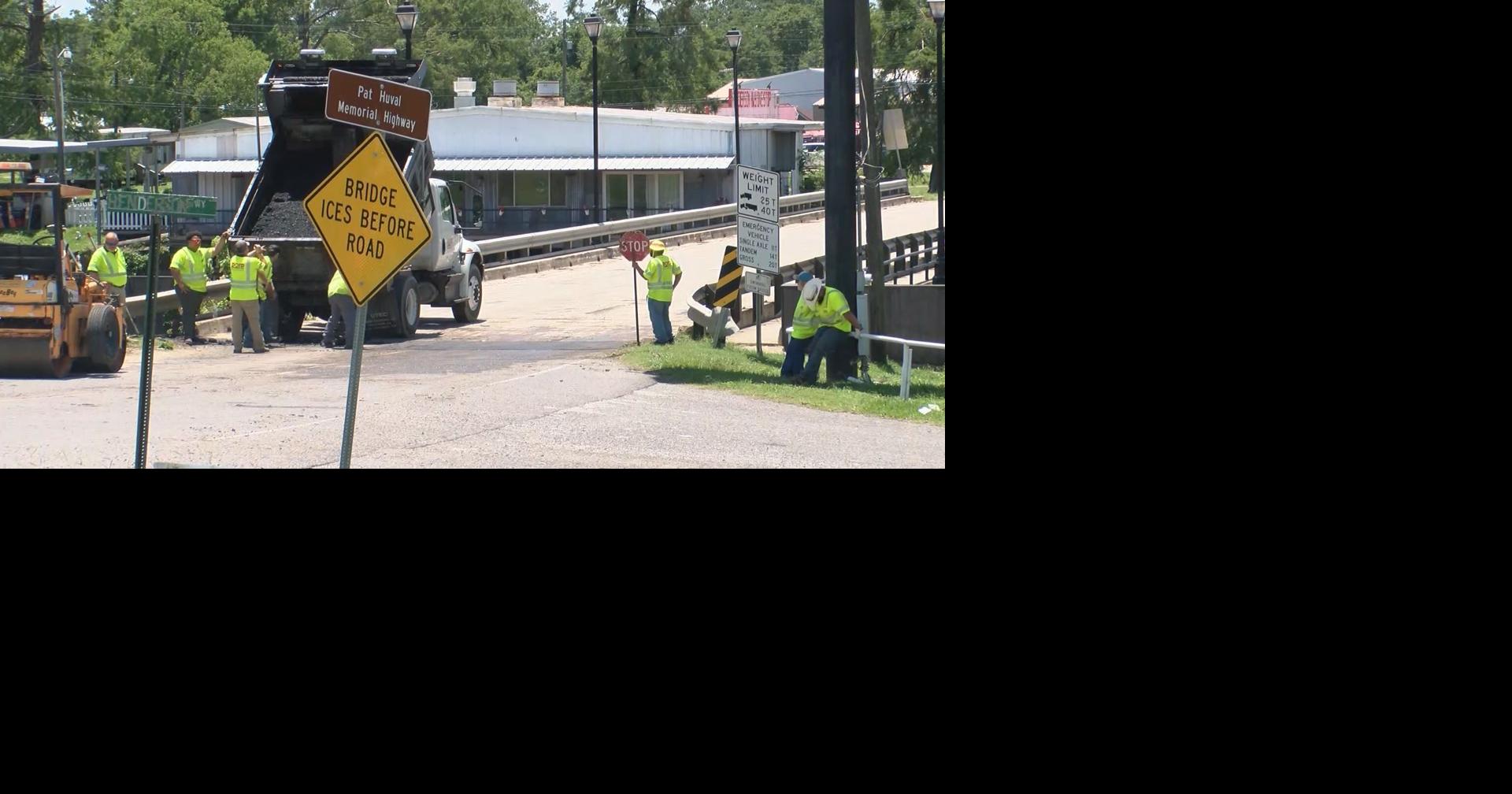 DOTD crew repairs large crack in Bayou Amy Bridge in Henderson | Local ...