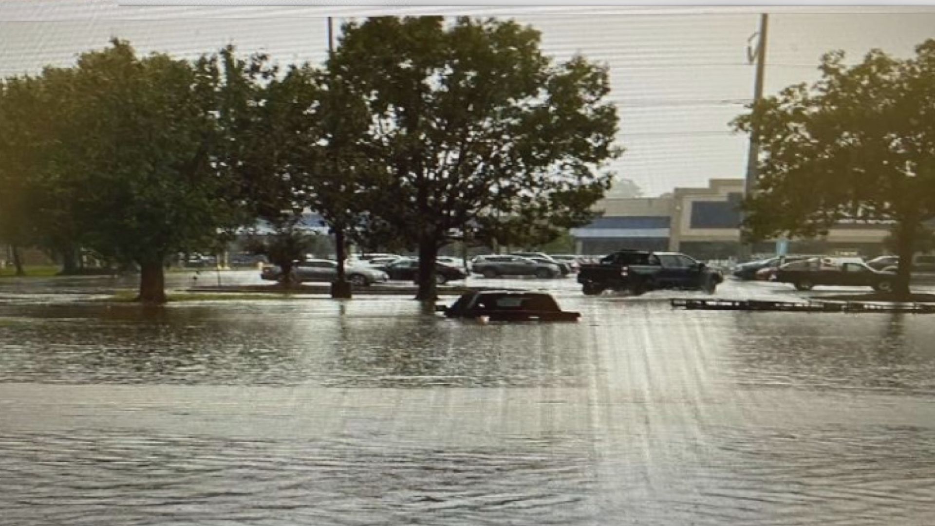Lafayette experiences 20-year flood event after several inches of rain ...