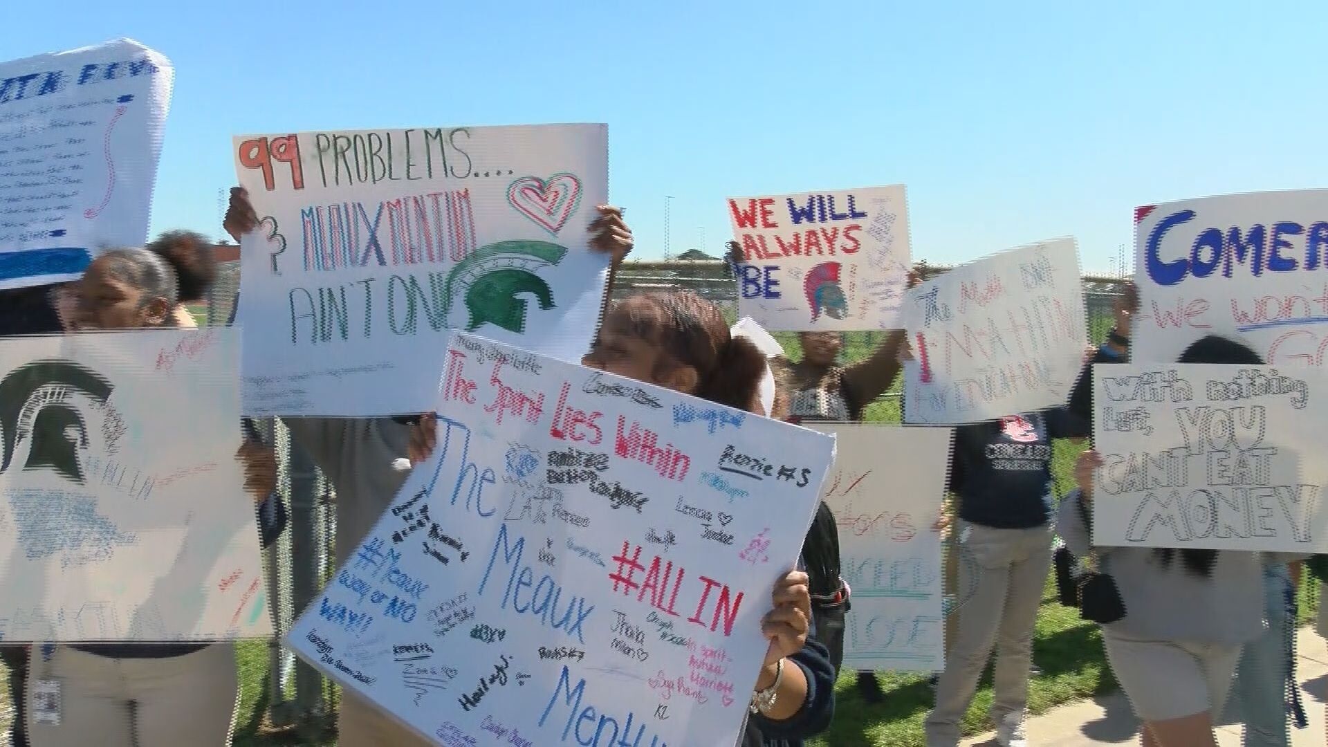 Comeaux High closure sparks protests in Lafayette | Local | kadn.com