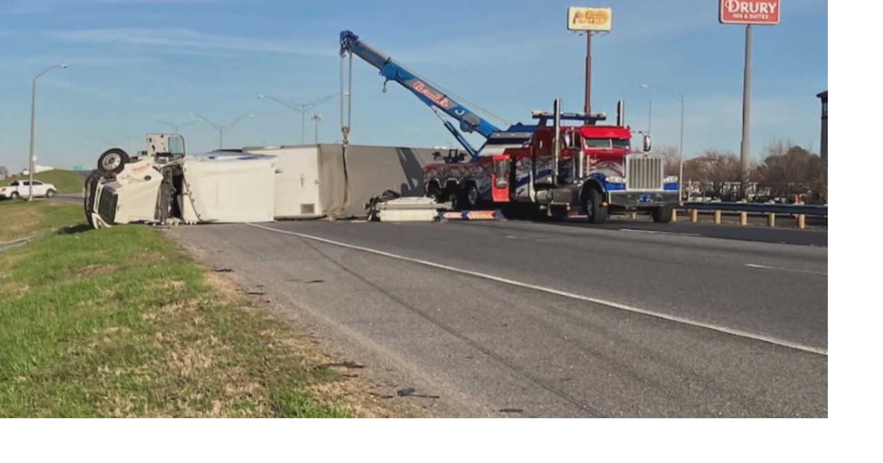 Overturned 18 Wheeler Shuts Down I 10 West At University Avenue All