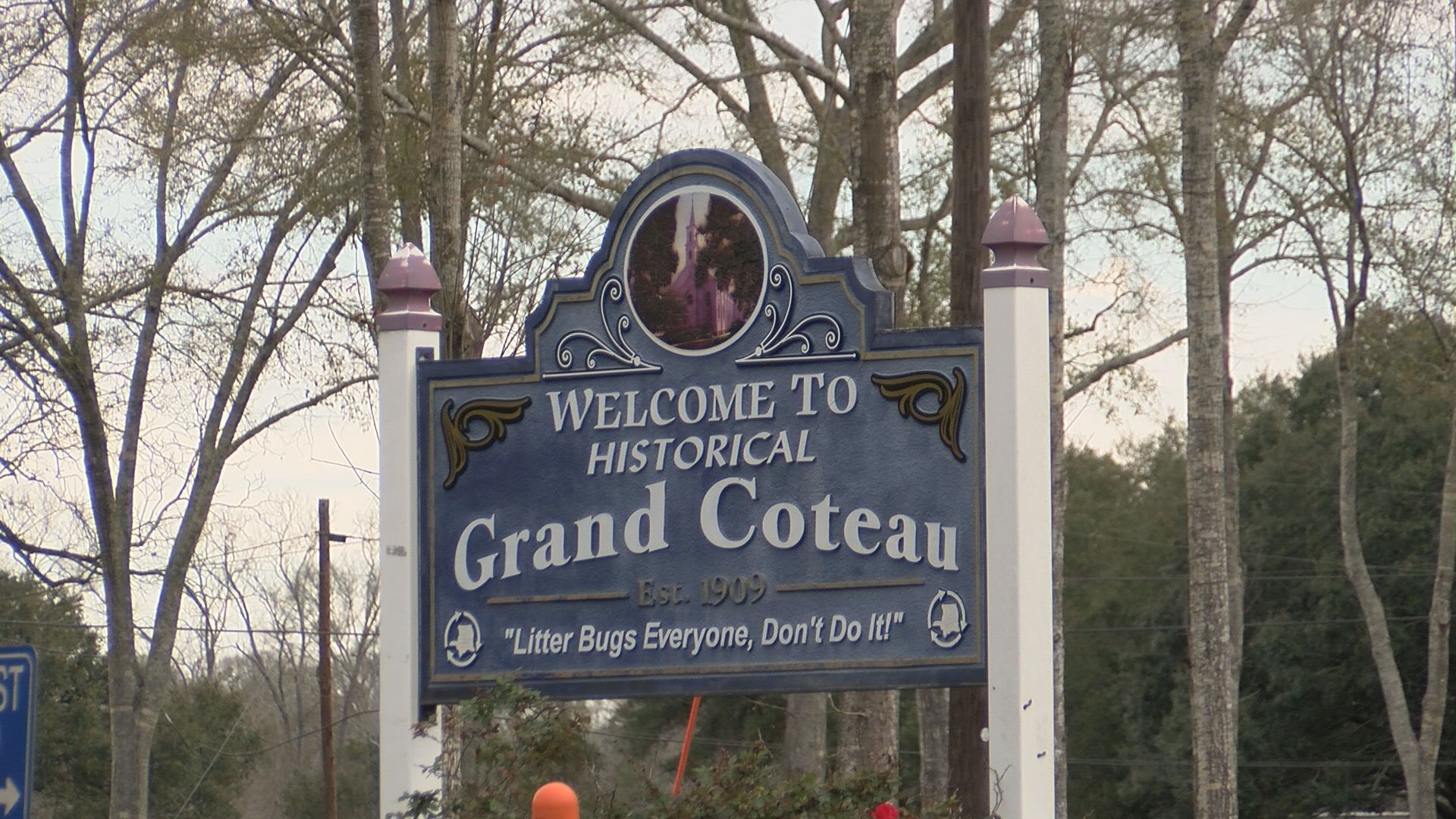 Community gathers to pray rosary for Lafayette family seriously injured ...