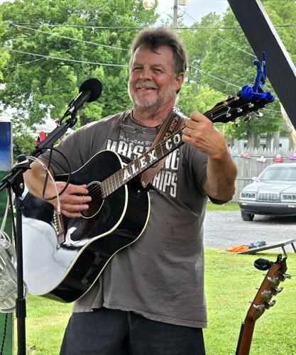 Alex Cole entertains at Lick N Sip's "The Ultimate Cruise In" | News ...