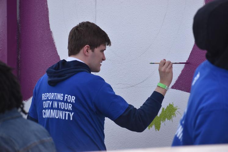 Volunteers paint mural in honor of solar eclipse | Copperas Cove Herald ...