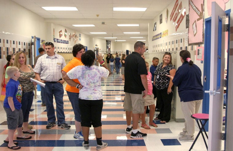 ‘Fantastic turnout’ for S.C. Lee’s Meet the Teacher night | News ...