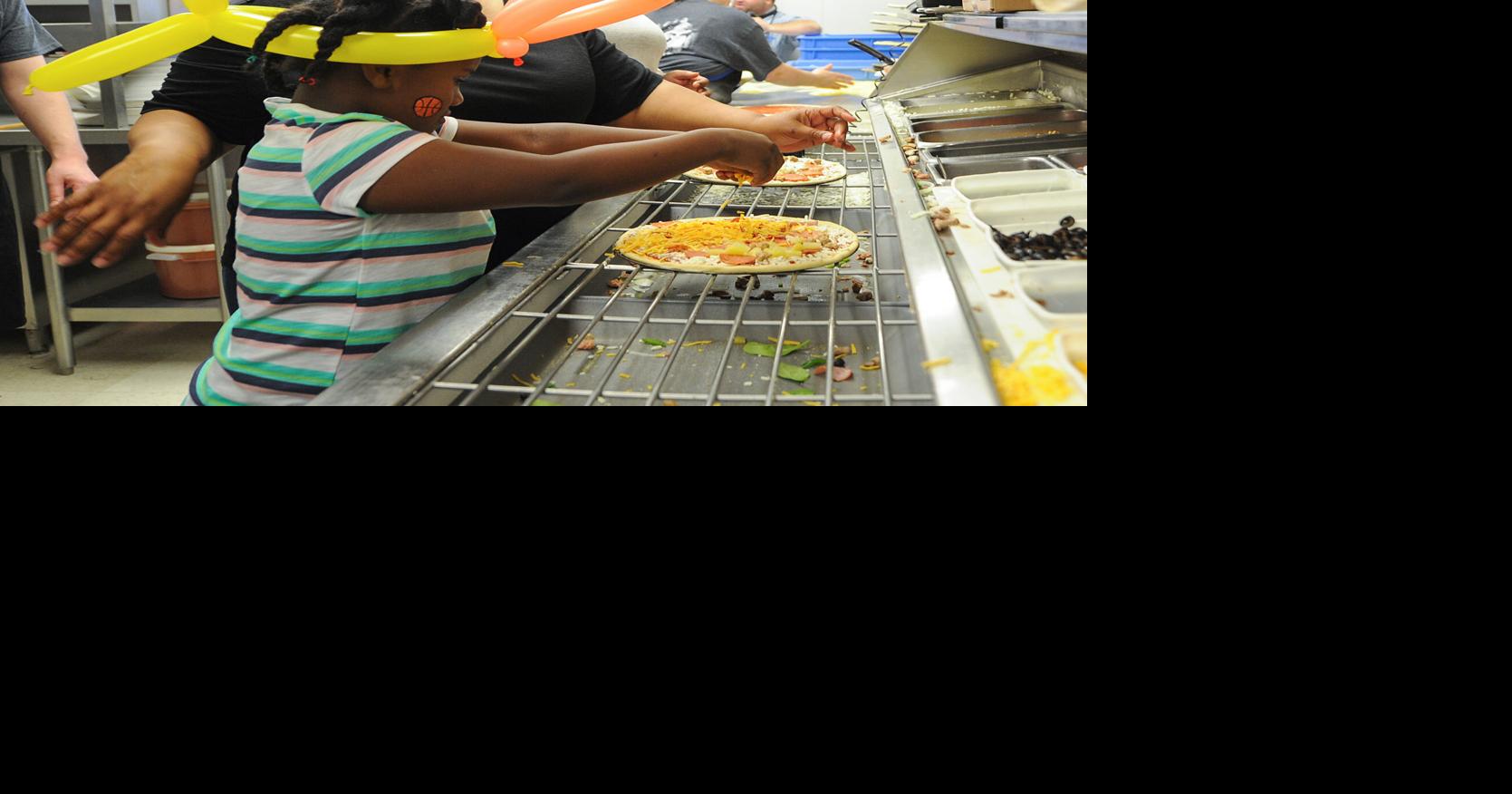 Soldiers, families receive free pizzas from Domino’s during annual ...