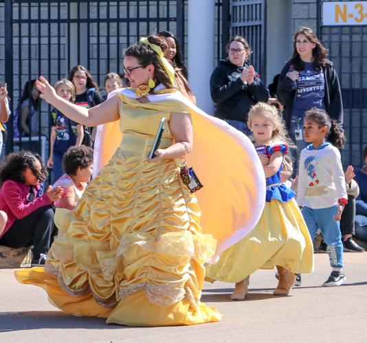 Storybook character parade reinforces love of reading | Copperas Cove ...