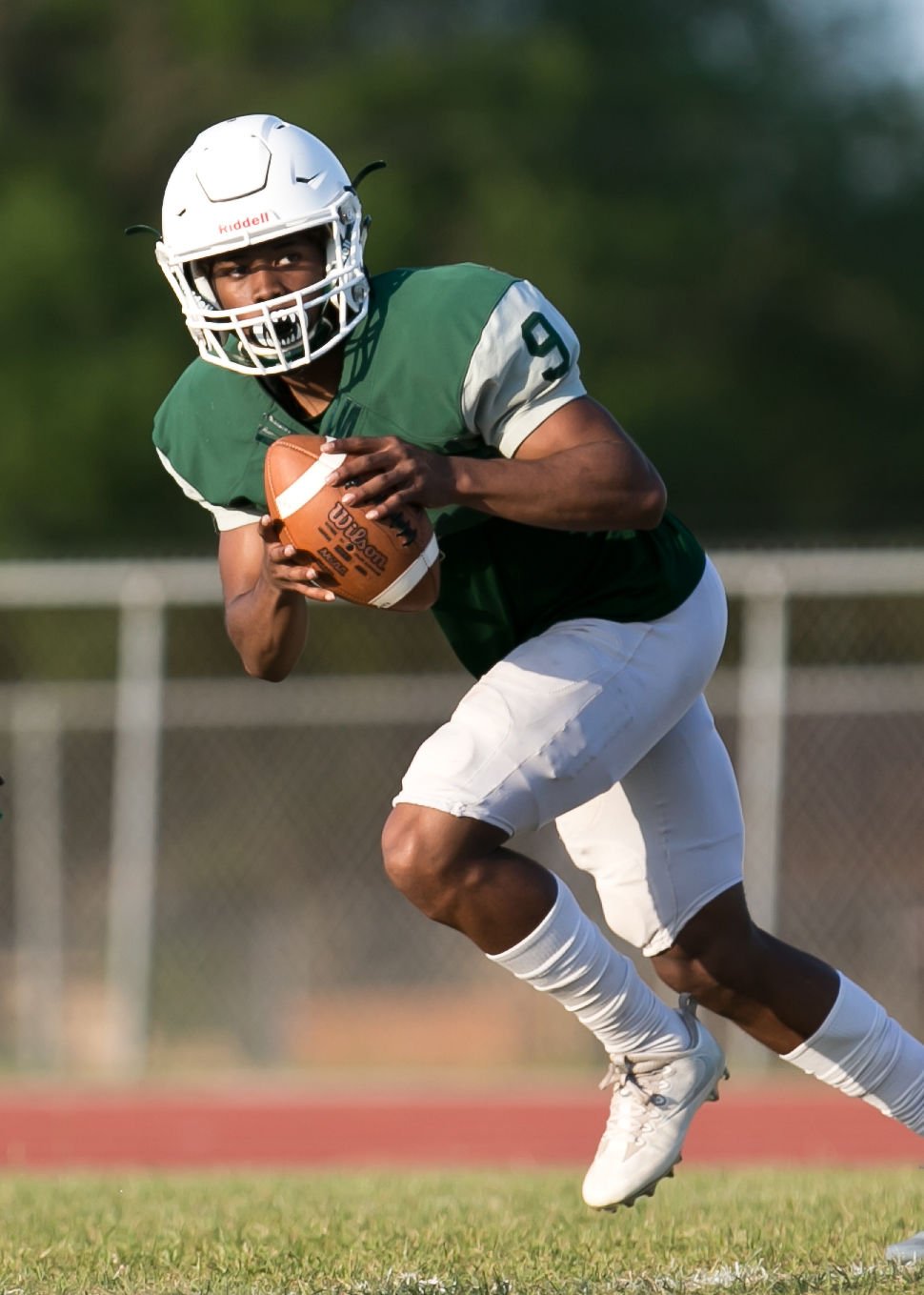 FOOTBALL: Green and White teams play to 14-14 tie in Ellison spring ...