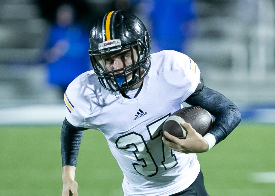 FOOTBALL: Hornets buzz Robinson, and Jett into playoffs | Gatesville ...
